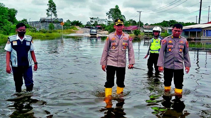Banjir Kobar Terparah, Jalur Kolam Lumpuh, Edisi 19 Oktober 2022 ...