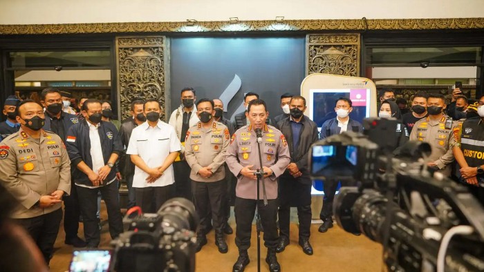 Kepemimpinan Jenderal Listyo Sigit jadi tumpuan publik , Edisi 0329 - Matra