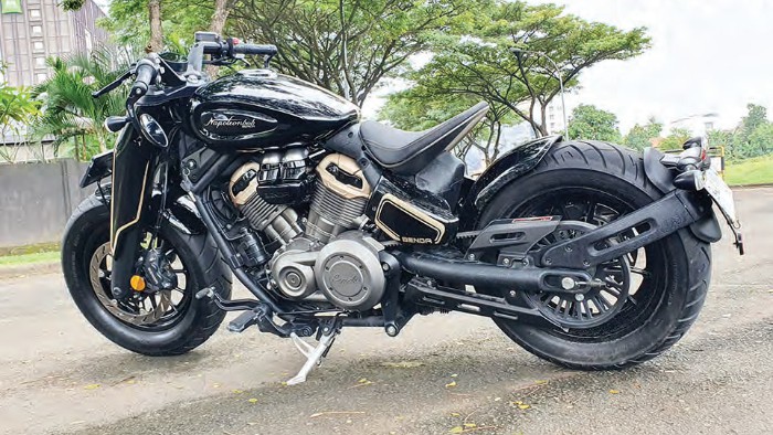 Keeway Benda Napoleon Bob 500, motor custom buatan pabrik, Edisi 54 ...