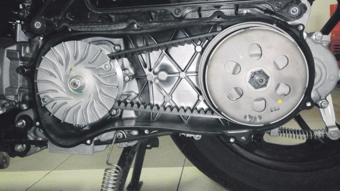 Beda CVT Aerox 155 VS N-Max, Edisi 39 - OTO PLUS