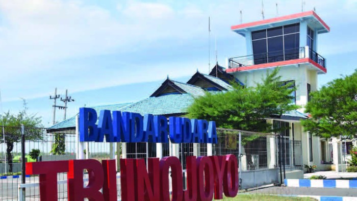 Presiden resmikan operasional Bandara Trunojoyo, Edisi 05/2022 - Portonews